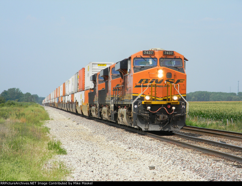 BNSF 7437
